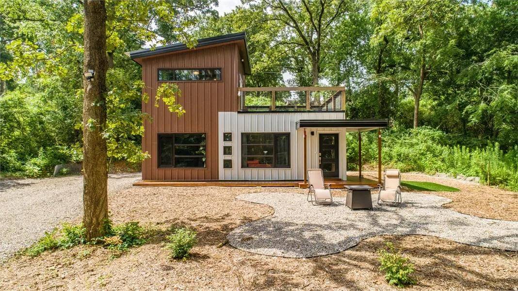 2-Bedroom Contemporary Style Two-Story Joshua Home for a Narrow Lot ...